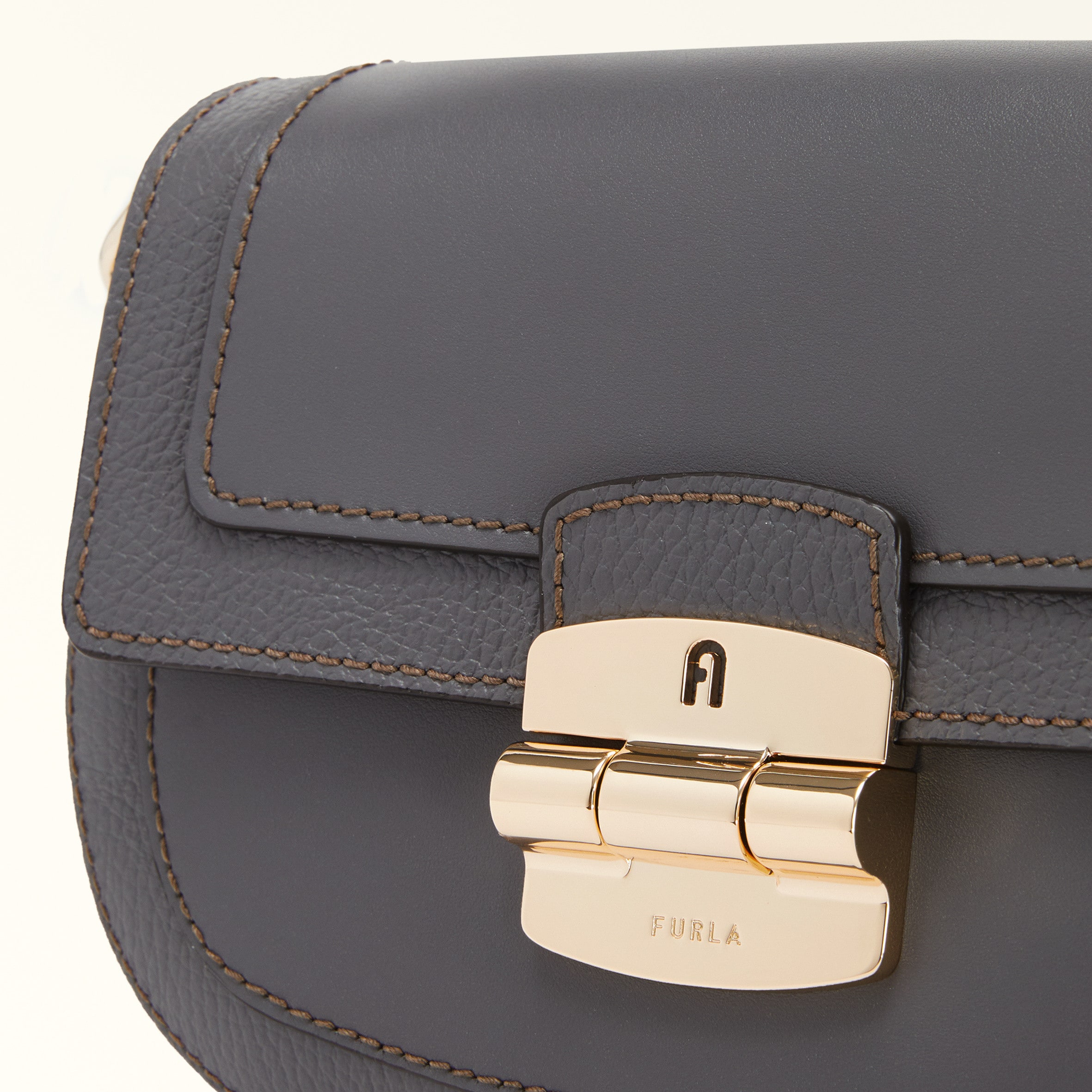 Winter Sales Soil FURLA CLUB 2 | Furla UK